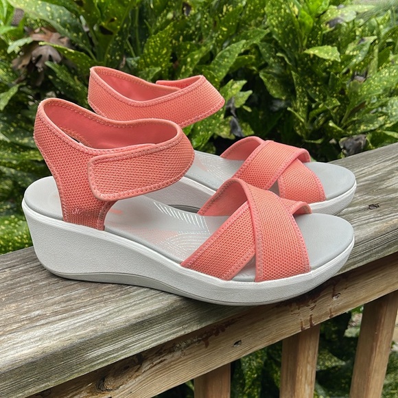 Clarks | Shoes | Cloudsteppers By Clarks Step Cali Skye Wedge Sandalssz ...